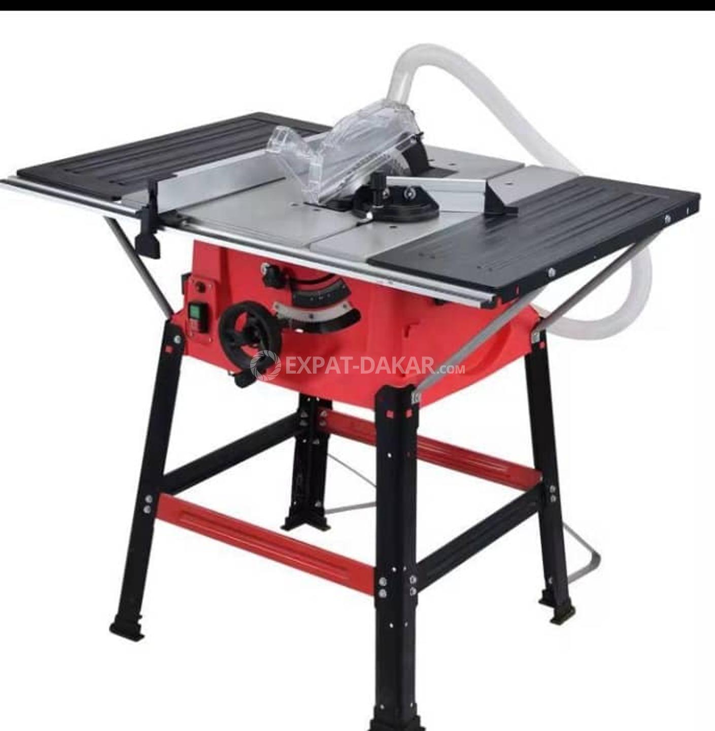 Scie circulaire sur table rouge et noir métal robuste - Parcelles ...