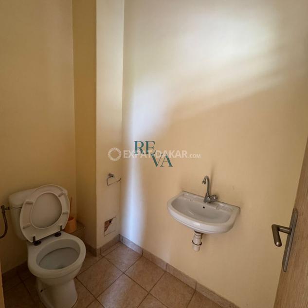 APPARTEMENT F2 À VENDRE AU POINT E - Point-e | Expat-Dakar