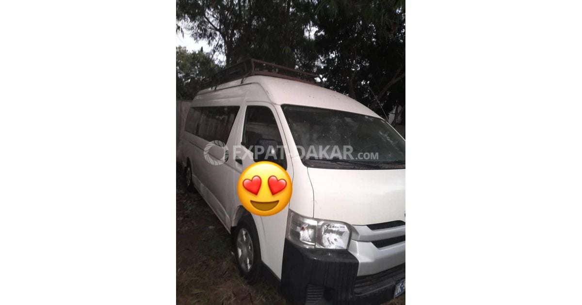 Location: Toyota Hiace utilitaire blanc 15 places - Guediawaye | Expat ...