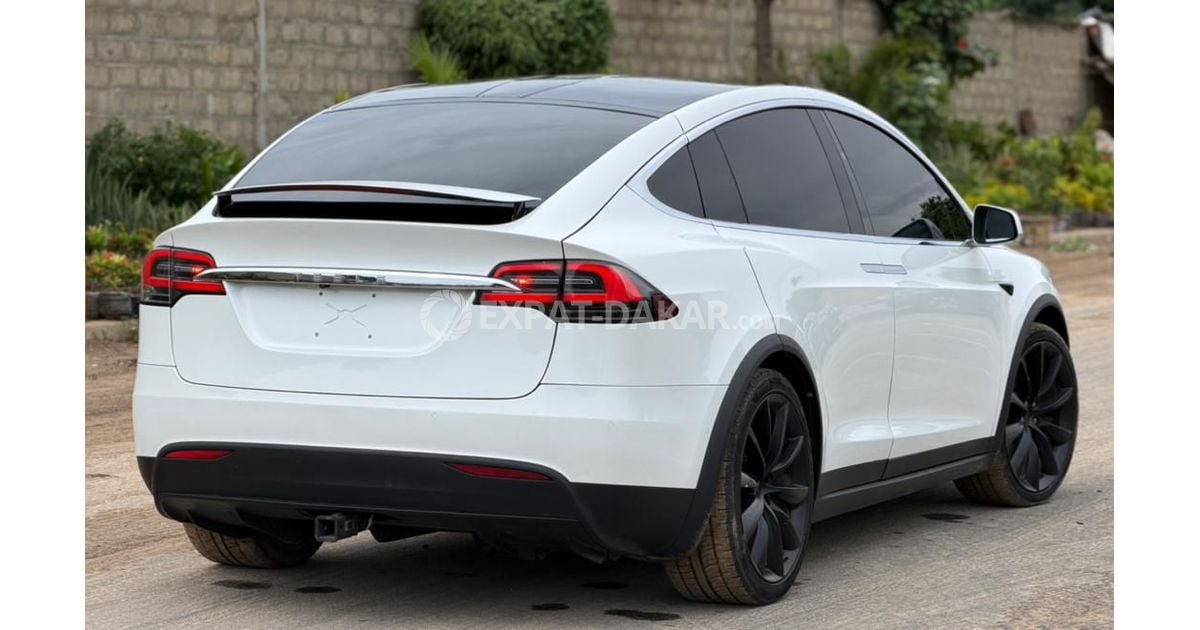 TESLA MODEL X 75D 🔘 2018 - Parcelles Assainies | Expat-Dakar