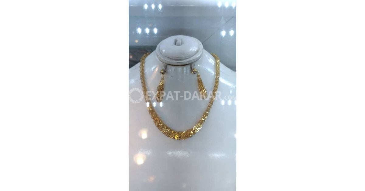 DES COLIERS EN OR 18 à 24 CARATS - Plateau | Expat-Dakar