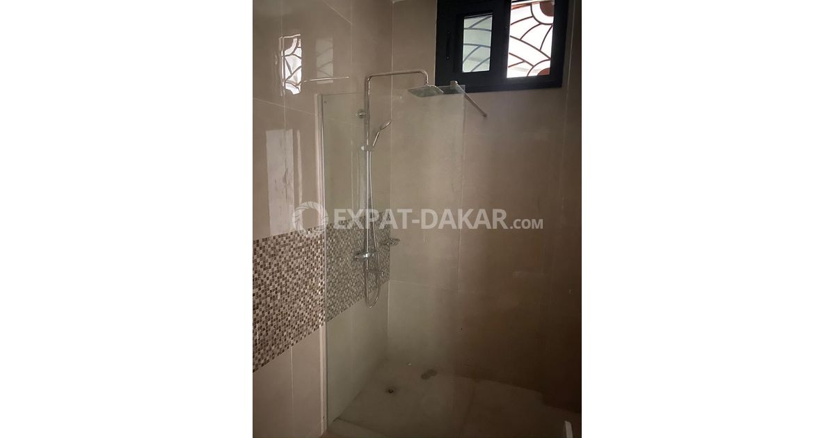 Joli Apt F4 à la cité ISRA 2 - Hann marinas | Expat-Dakar