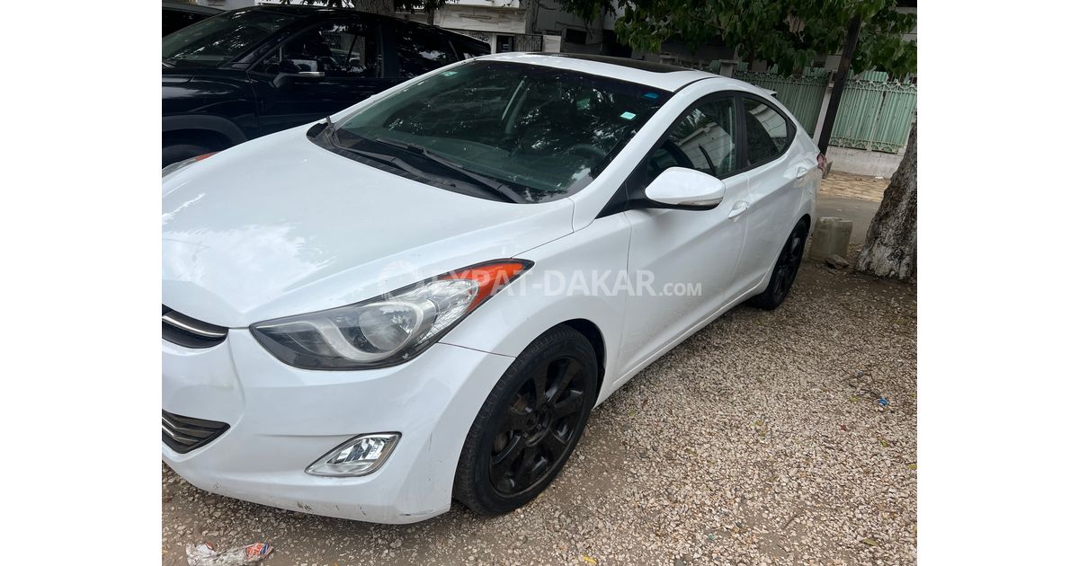 Hyundai Elantra - Avenue Bourguiba | Expat-Dakar