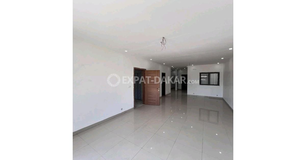 Showroom sur la VDN - VDN | Expat-Dakar