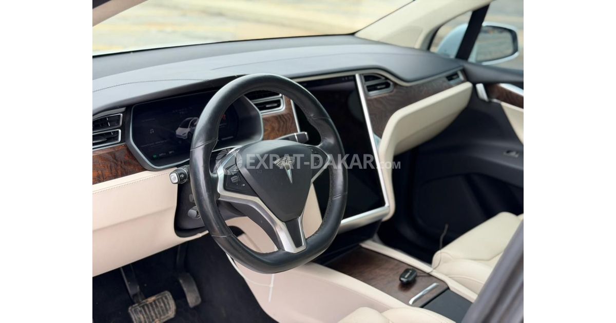 TESLA MODEL X 75D 🔘 2018 - Parcelles Assainies | Expat-Dakar