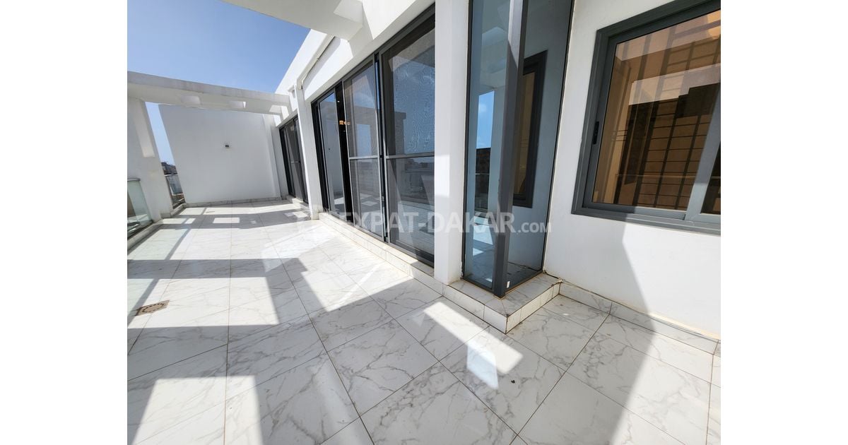 Appartement à louer aux mamelles avec terrasse privée - Mamelles ...