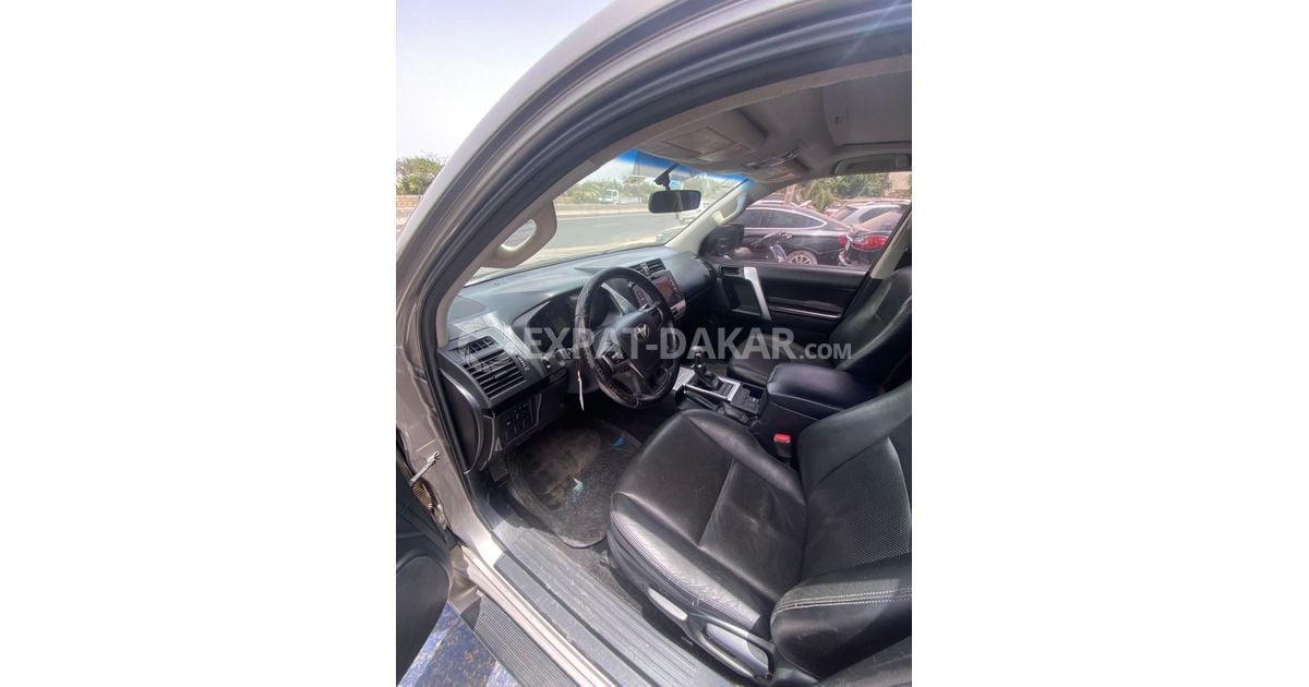 Toyota Land Cruiser V6, V8 (VX, TXL) - Yoff | Expat-Dakar