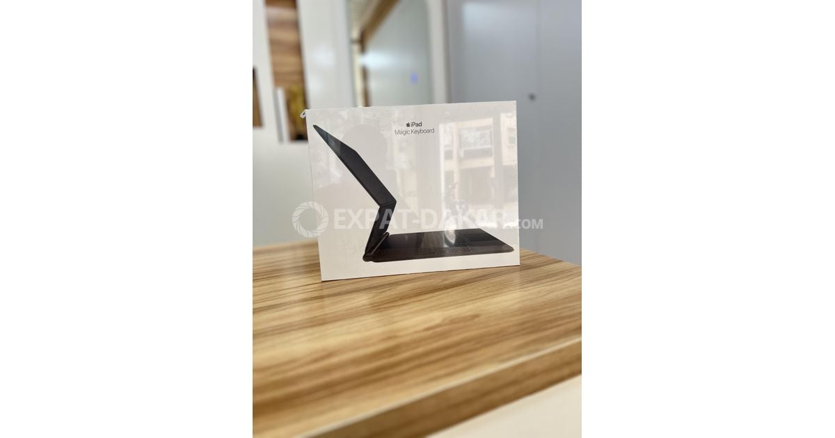 Magic Keyboard 12.9inch - Point-e | Expat-Dakar