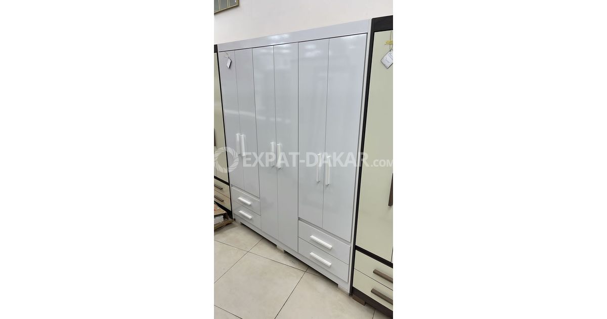 Armoire blanche 6 portes 4 tiroirs bois robuste - Plateau | Expat-Dakar