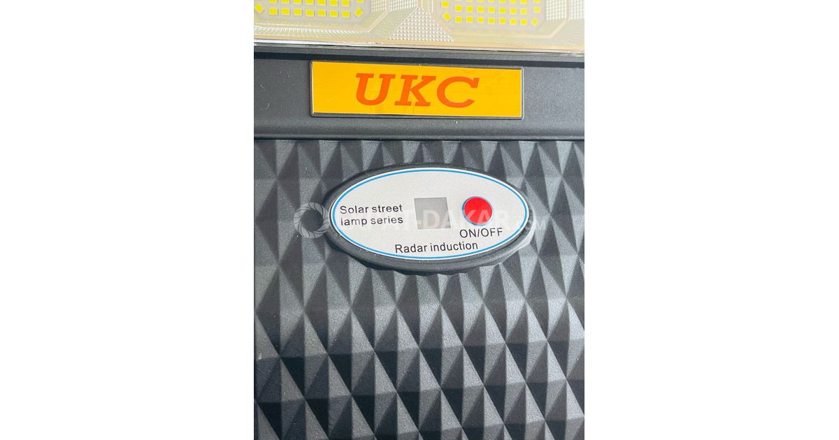 Lampadaire Solaire UKC SLM 900W avec support - Castor | Expat-Dakar