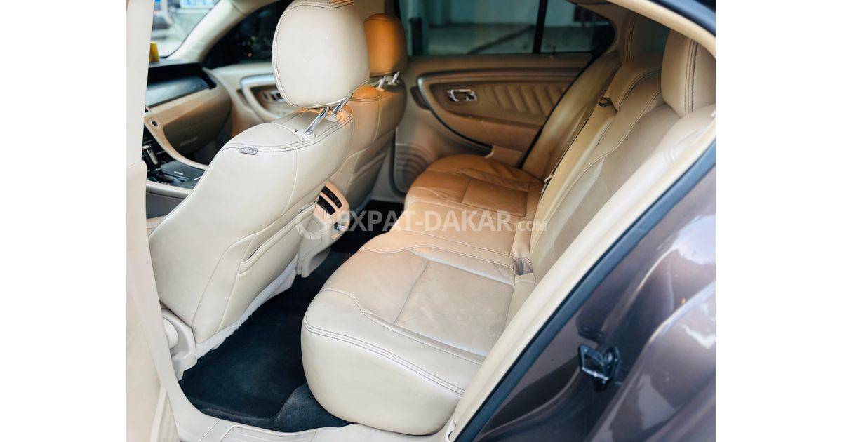 Ford Tauris - Avenue Bourguiba | Expat-Dakar