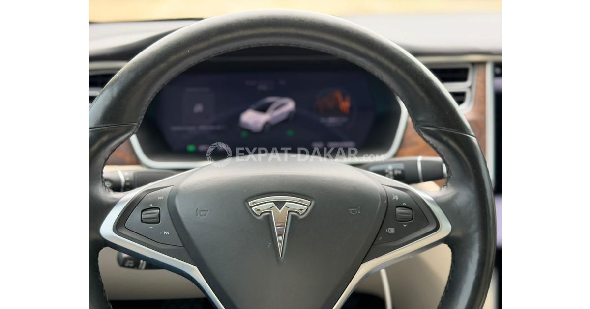 TESLA MODEL X 75D 🔘 2018 - Parcelles Assainies | Expat-Dakar