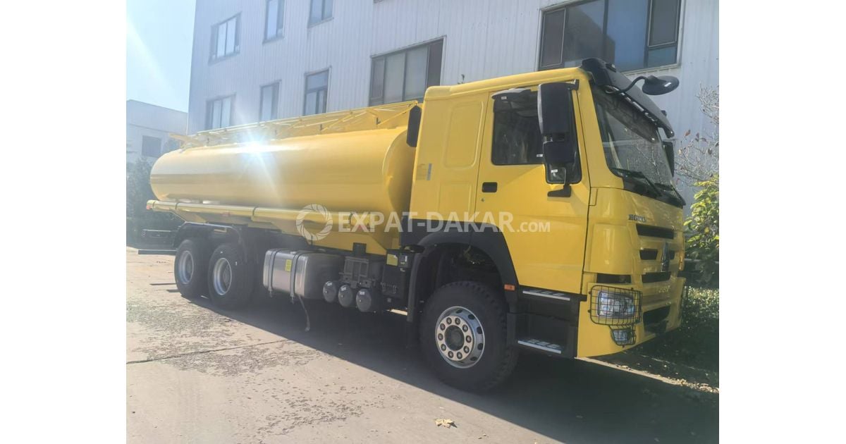 Camion citerne à eau sinotruk howo - Sacré-cœur | Expat-Dakar