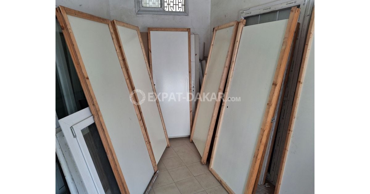 Porte avec cadre neuve - Nord foire | Expat-Dakar