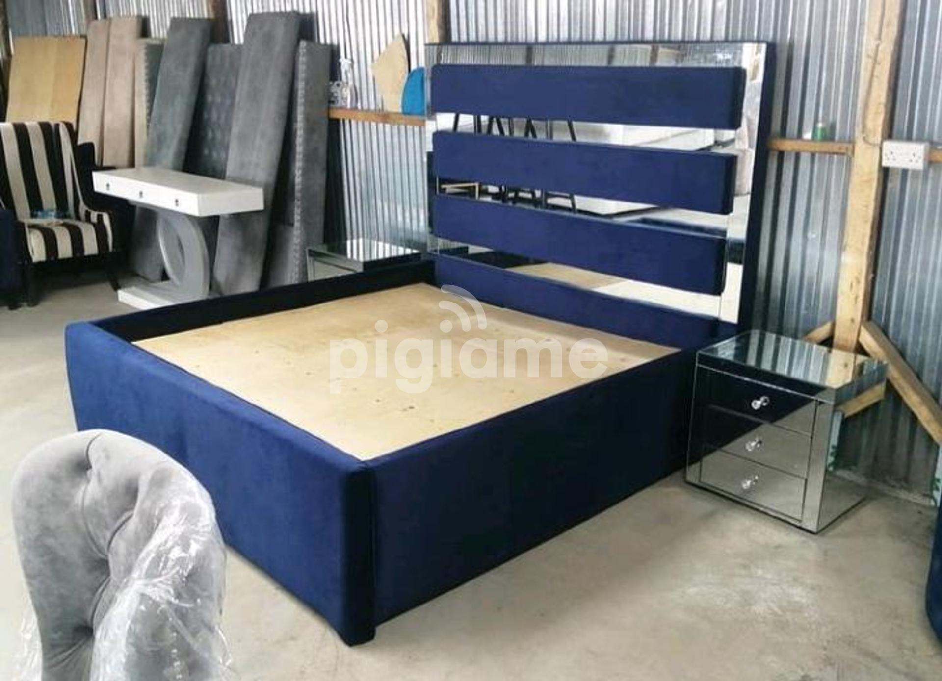 Elegant And Unique 6 By 6 Fabric Bed in Ngara | PigiaMe