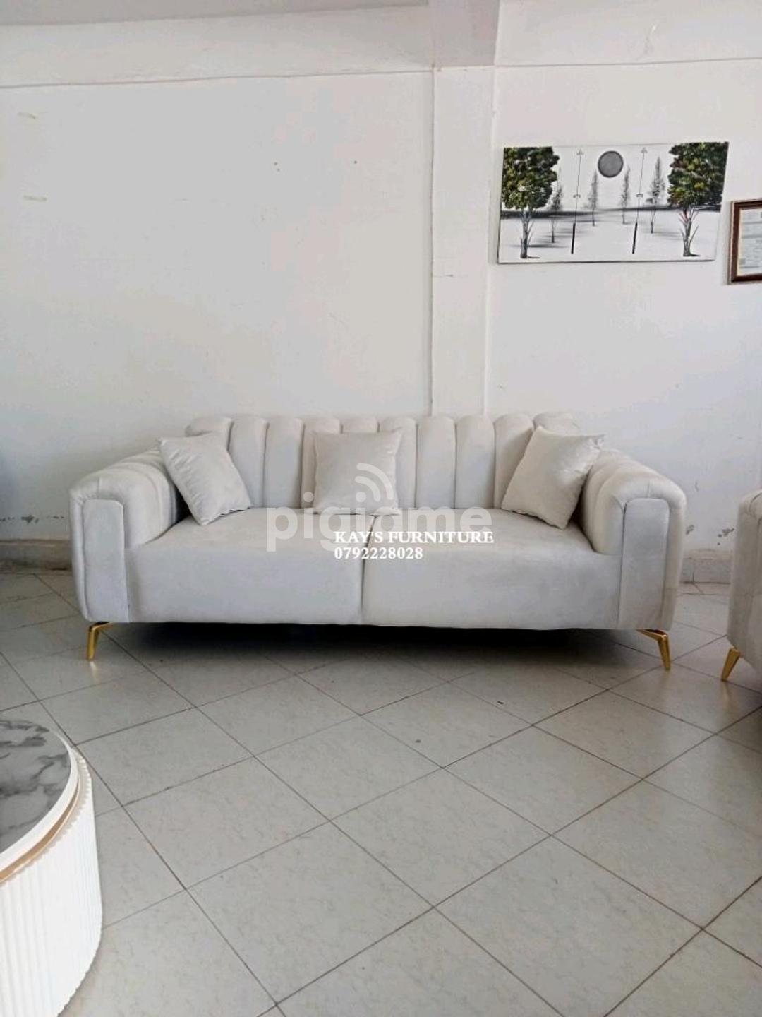 Trendy 3 Seater Piping Design Sofa in Utawala, Mihango | PigiaMe