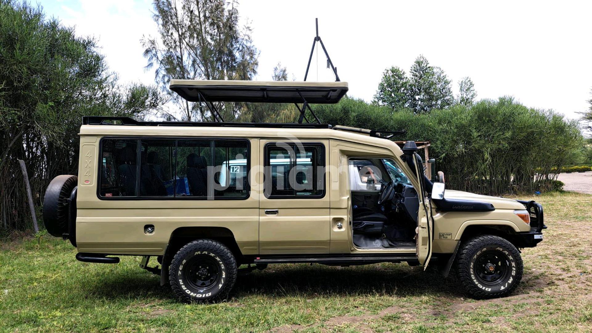 Toyota Land Cruiser Tour Van Diesel Engine Manual Yr 2014 in Nairobi ...