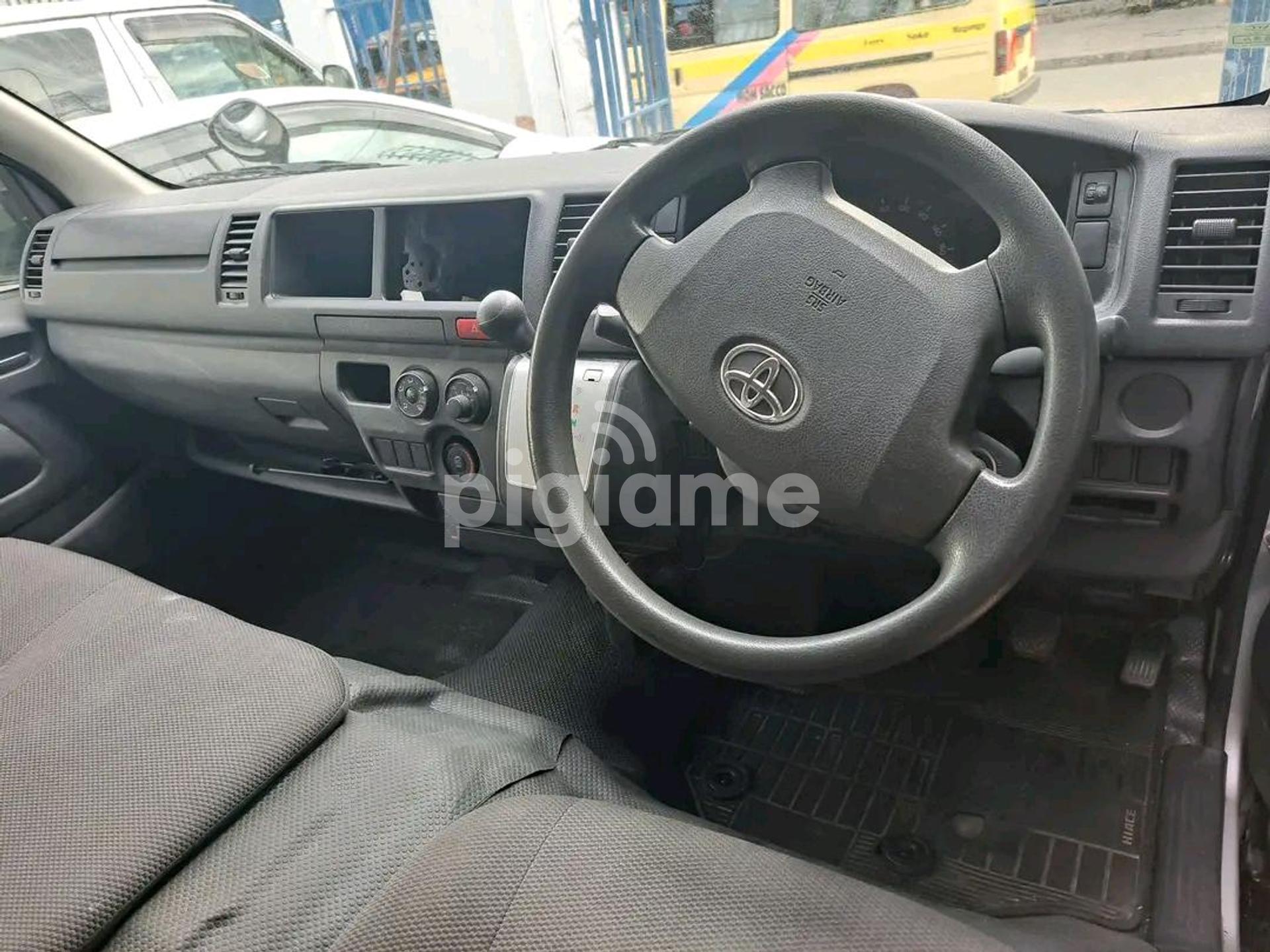 Toyota Hiace Autodiesel 9L 2017 in Mombasa | PigiaMe