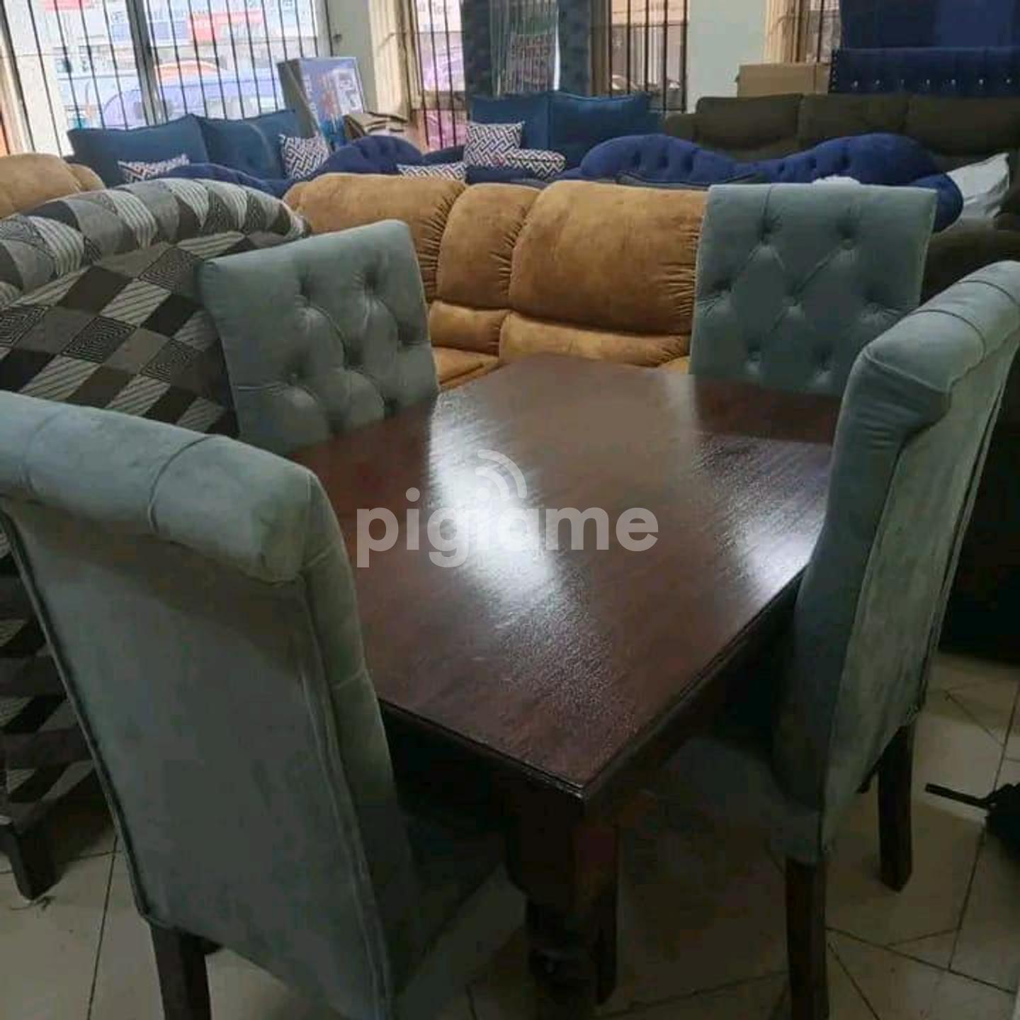 Tufted 4 Seater Dining Set in Nairobi CBD | PigiaMe