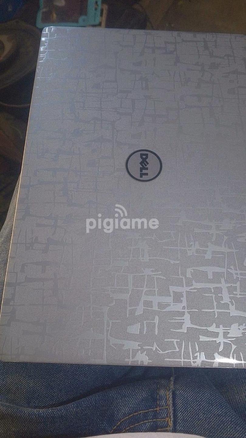 Dell Laptop Silver Stylish Textured Pattern in Meru Town | PigiaMe