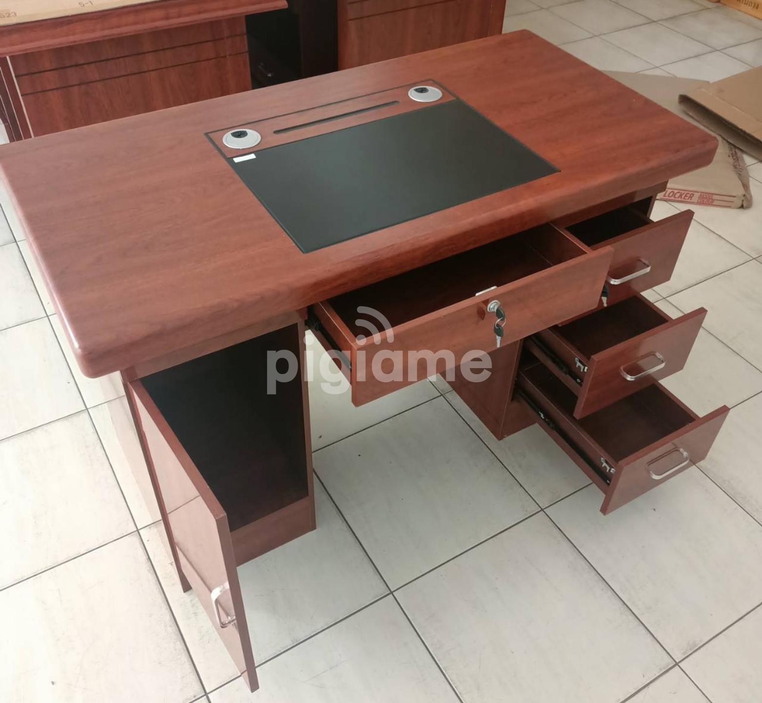Office Desk; 1400Mm Mahogany Office Desk in Other Nairobi | PigiaMe