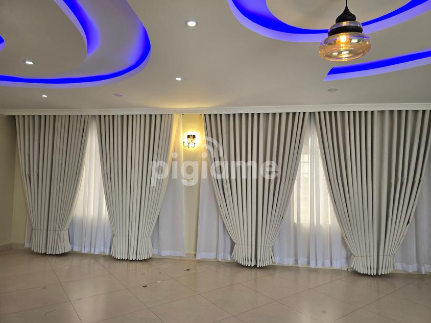 Affordable Eastleigh Curtains in Eastleigh | PigiaMe