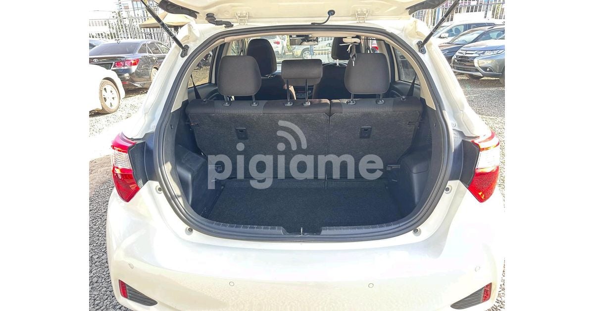 Toyota Vitz Hybrid White Color 2019 Model Fully Loaded in Mombasa | PigiaMe