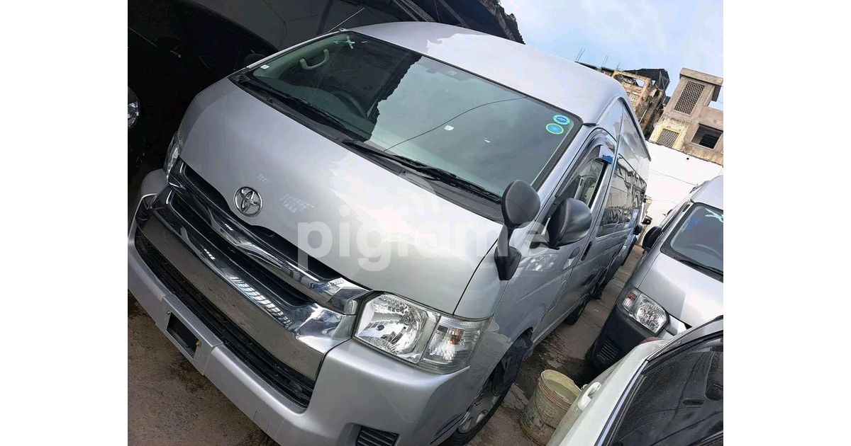 Toyota Hiace Autodiesel 9L 2017 in Mombasa | PigiaMe