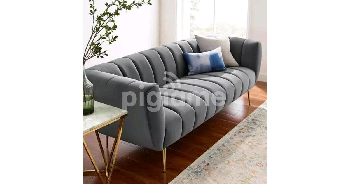 3 Seater Piping Modern Design Couch in Utawala | PigiaMe