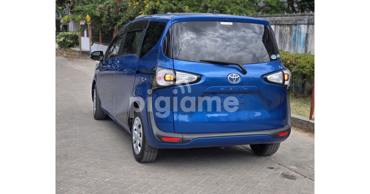 Toyota Sienta Blue 2018 2Wd in Mombasa | PigiaMe