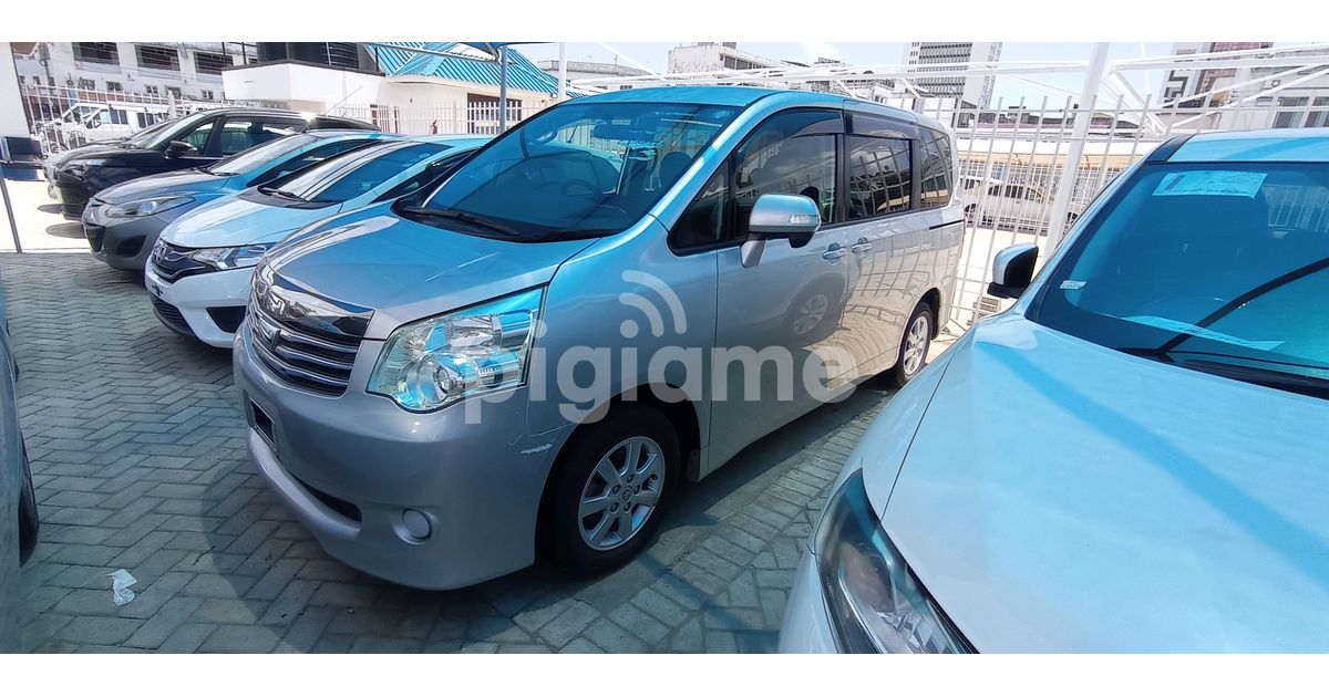 Toyota Noah Old Shape 2015 New Number in Mombasa | PigiaMe