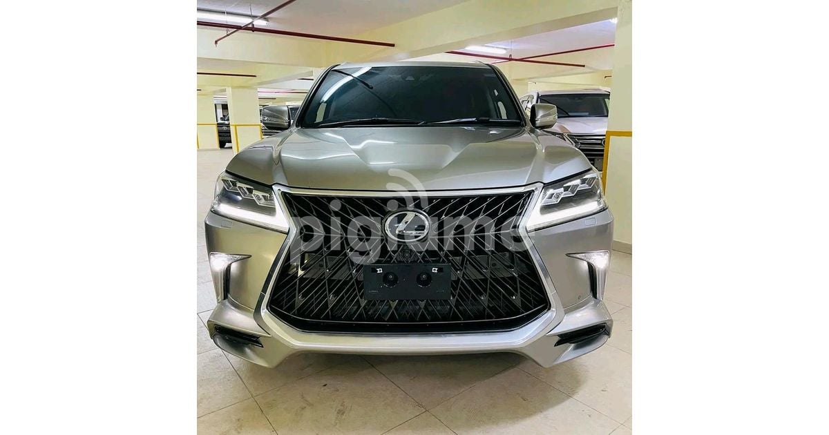 Lexus Lx570 Gold 2016 Sport in Mombasa | PigiaMe