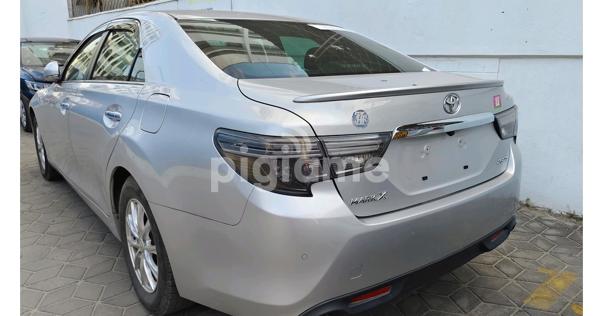 Toyota Mark X 2018 Silver Gr in Mombasa | PigiaMe