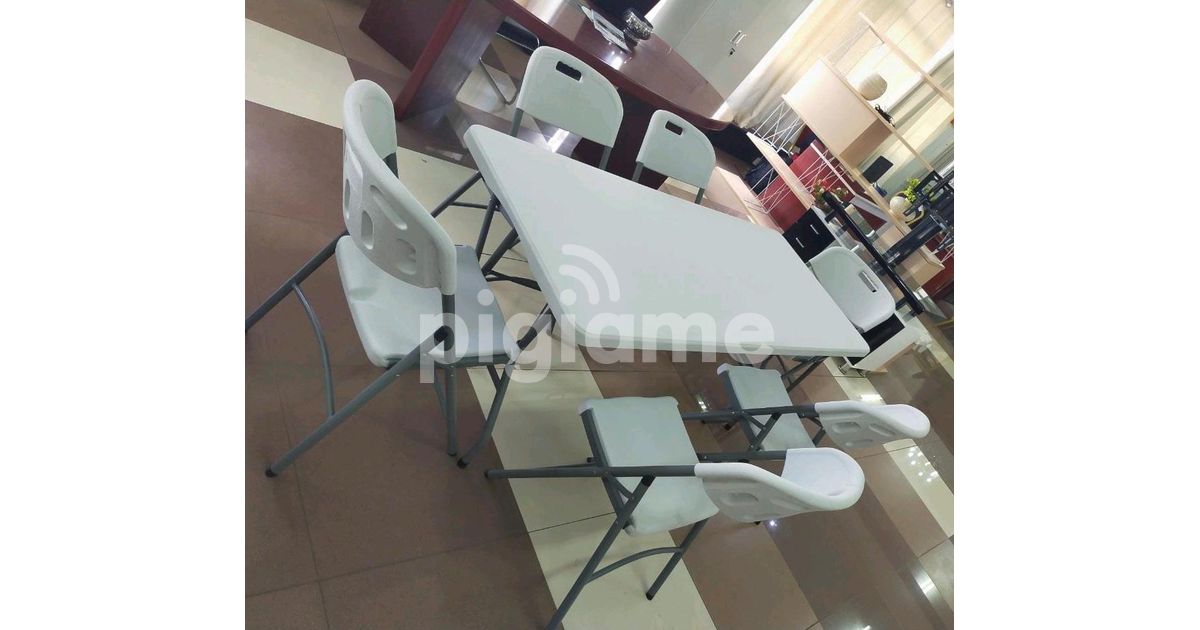 Foldable Table in Imara Daima, AA | PigiaMe