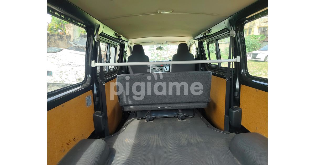 Toyota Hiace 7L Super Gl Black 2017 2Wd in Mombasa | PigiaMe