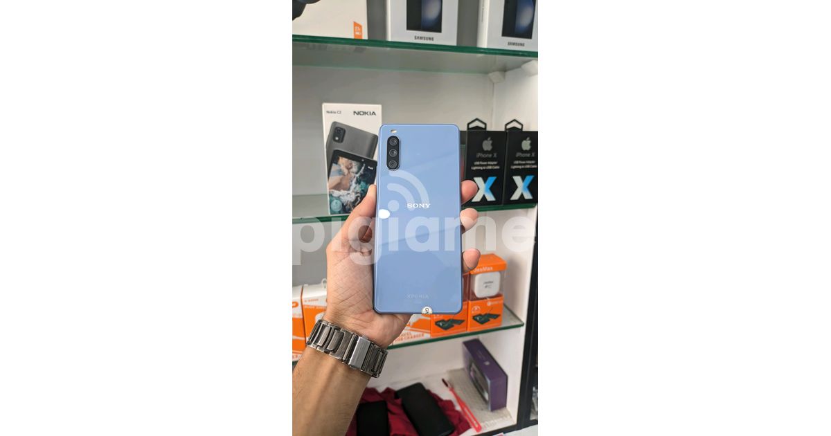 Hussein's Phone Den in Nairobi | PigiaMe