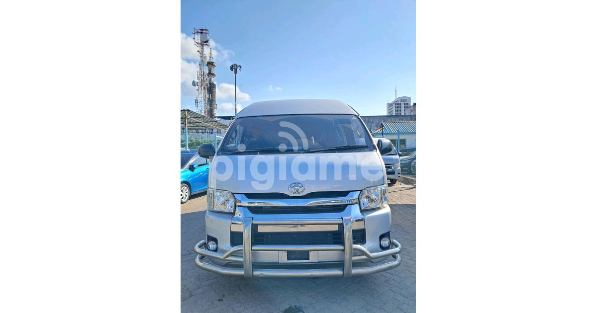 Toyota Hiace 9L 2017 Manual Diesel 2Kd in Mombasa | PigiaMe