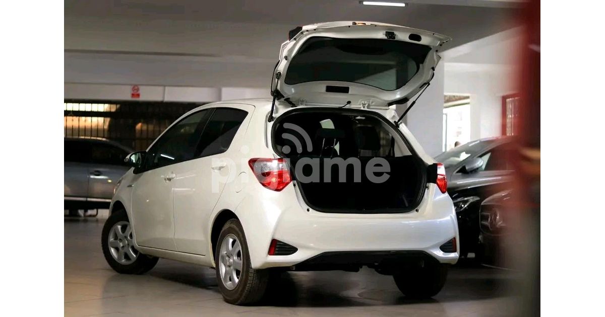 Toyota Vitz Hybrid 1300Cc 2017 in Mombasa | PigiaMe