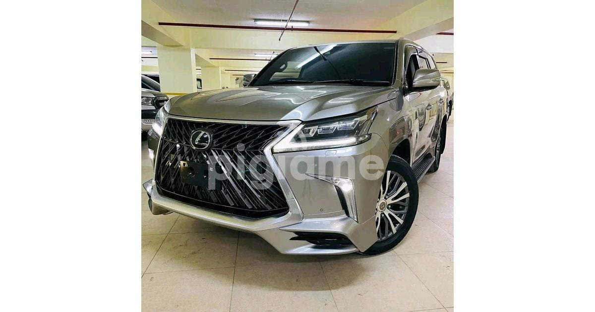 Lexus Lx570 Gold 2016 Sport in Mombasa | PigiaMe