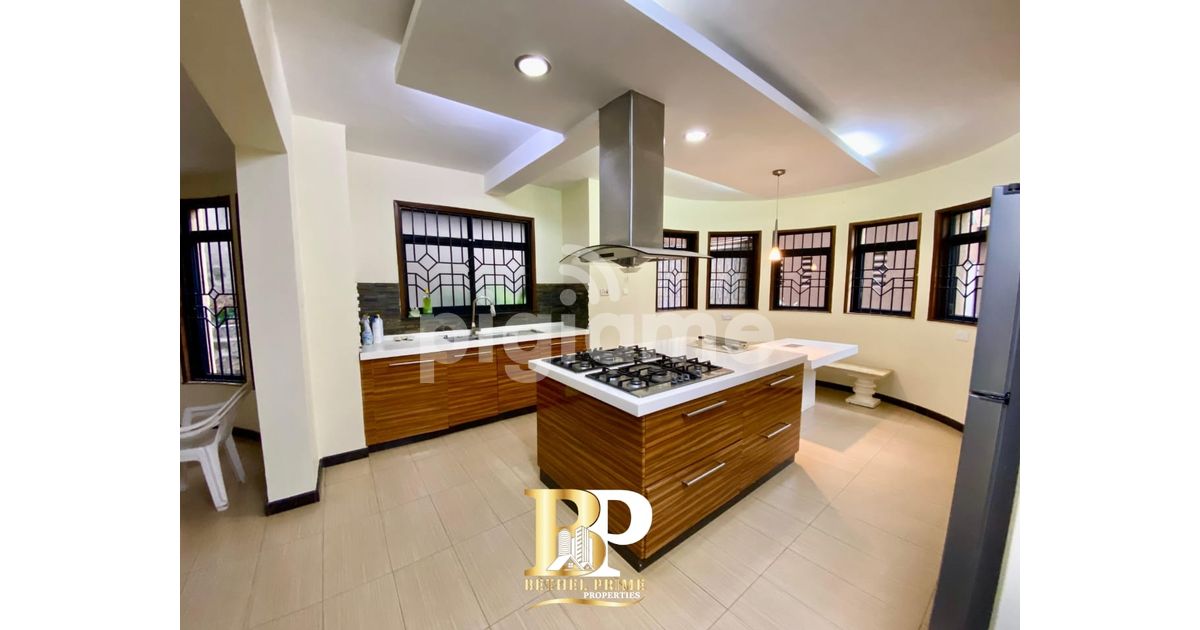 5 Bed Townhouse With En Suite In Kyuna in Kyuna | PigiaMe