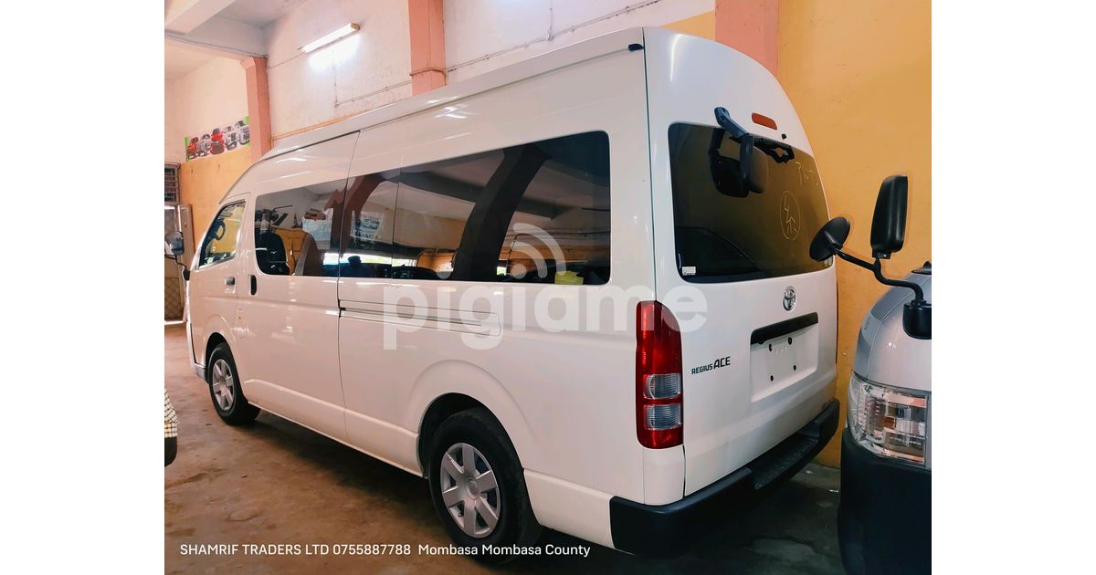Toyota Hiace 9L Diesel Engine Automatic 2018 in Mombasa | PigiaMe