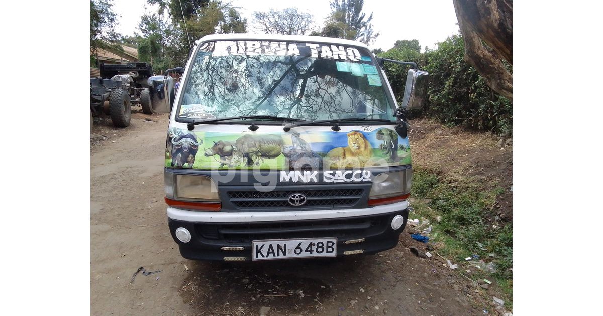 Clean Maintained Toyota Shark/Hiace 14 Seater Matatu in Nairobi | PigiaMe