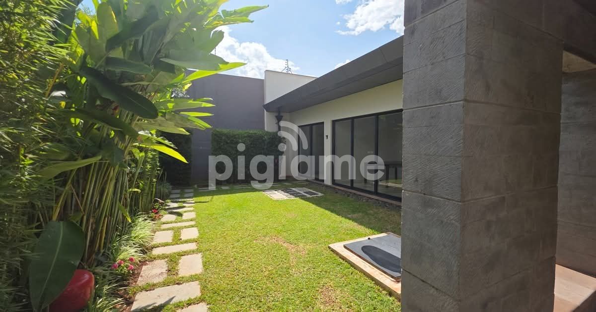3 Bed House With En Suite At Kiambu Road in Runda | PigiaMe