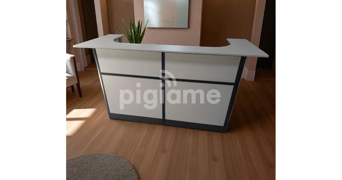 Office Desk; 180Cm Built-In Reception Desk in Nairobi West | PigiaMe