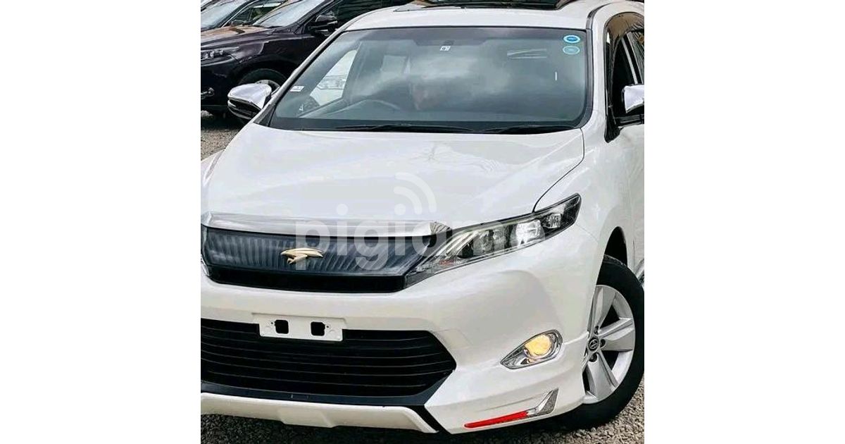 2015 Toyota Harrier Sunroof in Nairobi | PigiaMe
