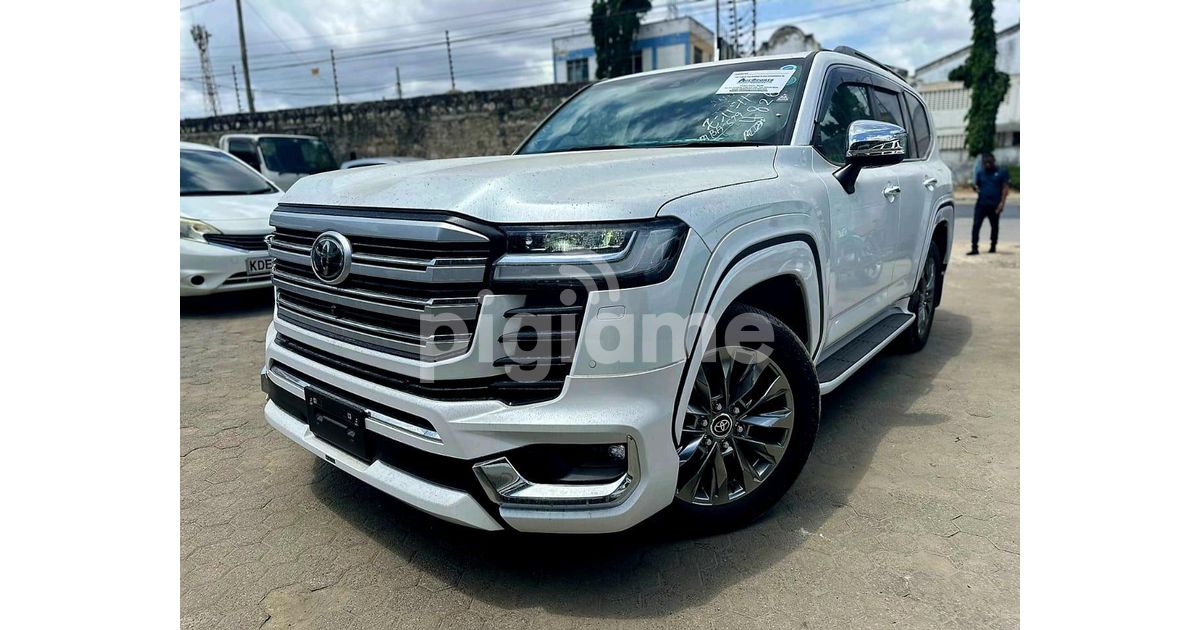 Toyota Land Cruiser Zx V8 Engine 2022 in Mombasa | PigiaMe