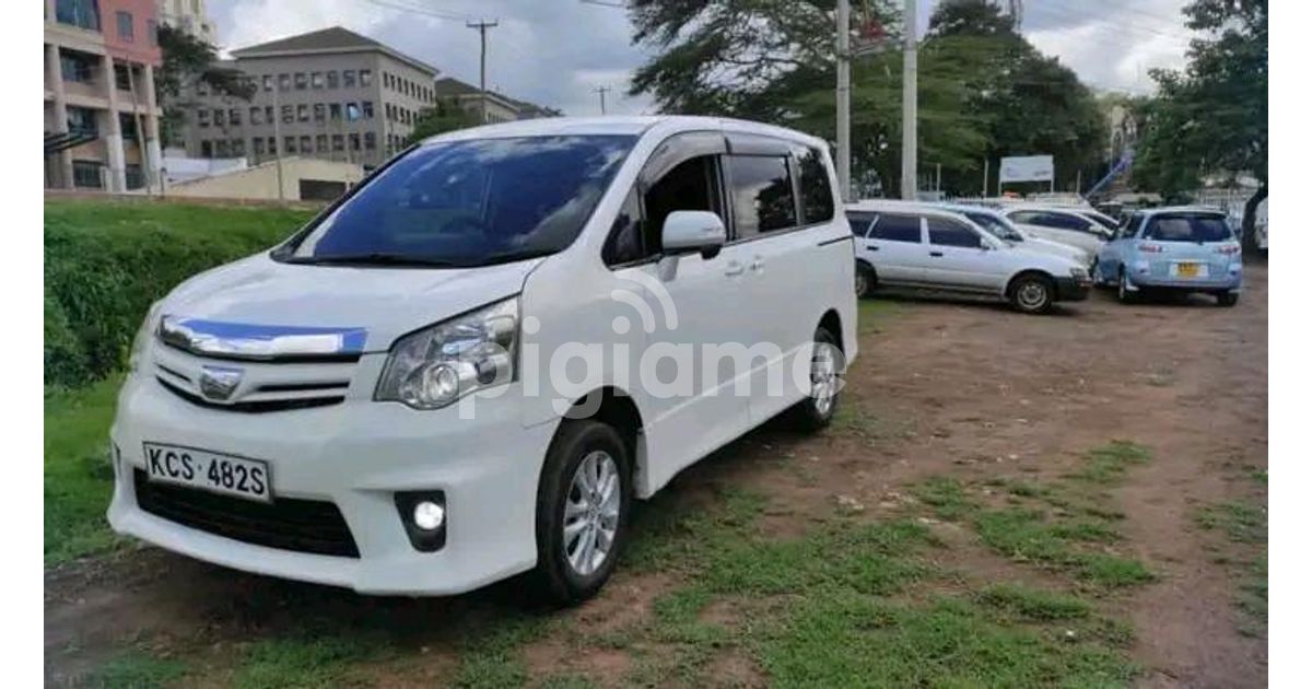 Toyota Noah Kcs in Mombasa | PigiaMe