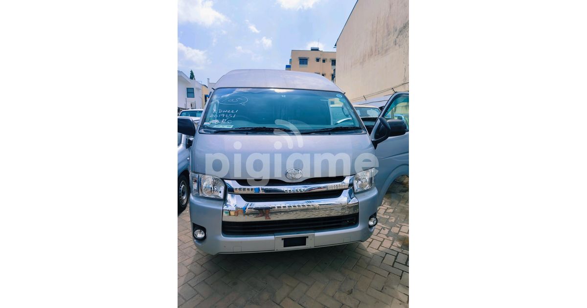 Toyota Hiace Diesel Super Gl 9L 2017 in Mombasa | PigiaMe