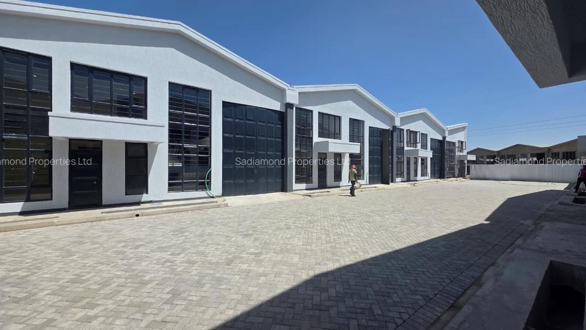 3,500 ft² Warehouse with Parking in Eastern ByPass | BuyRentKenya