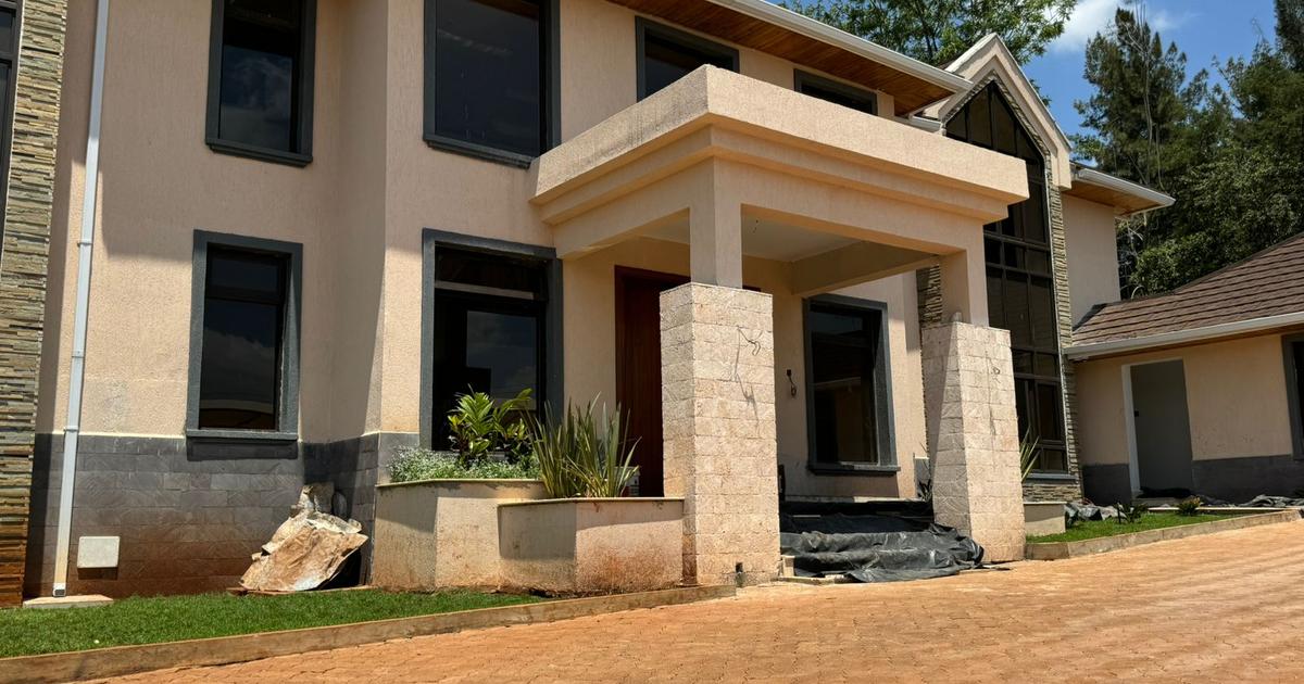 4 Bed House with En Suite in Runda | BuyRentKenya